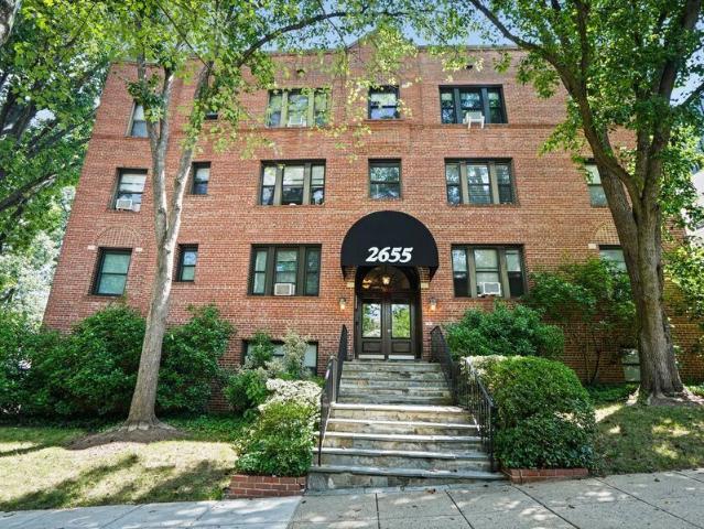 1 BR, 1 BA Apartment 2655 41st St NW, Washington, DC 20007