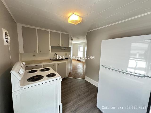 1 BR, 1 BA Apartment 266 Center St. Apt Bangor, ME 04401