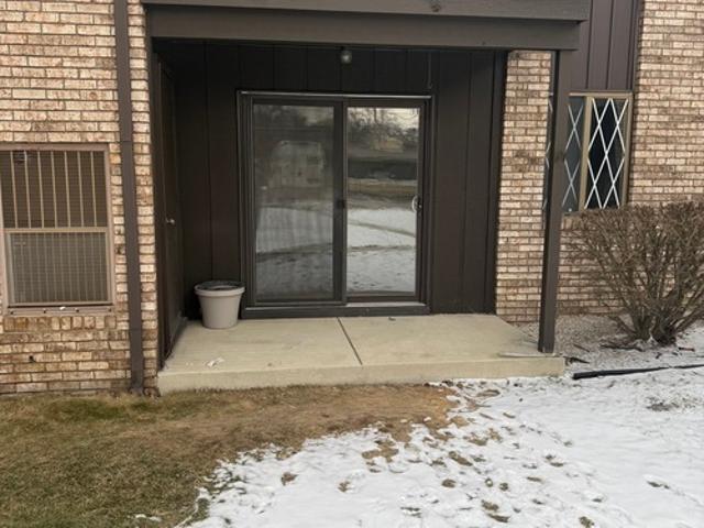 1 BR, 1 BA Apartment 266 East Thirteen Mile Road, Unit 19, Madison Heights, MI 48071