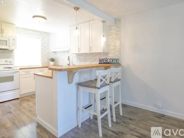 1 BR, 1 BA Apartment 2691 Woodstone Place, Eugene, OR 97405