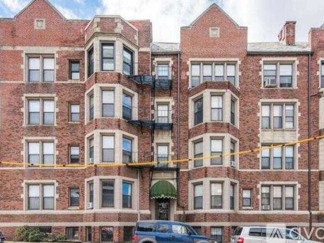 1 BR, 1 BA Apartment 26 Commonwealth Terrace, Unit 3, Boston, MA 02135