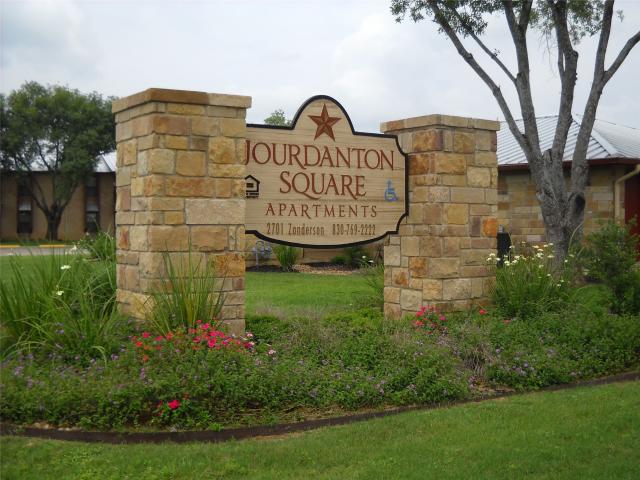 1 BR, 1 BA Apartment 2701 Zanderson Avenue, Jourdanton, TX 78026