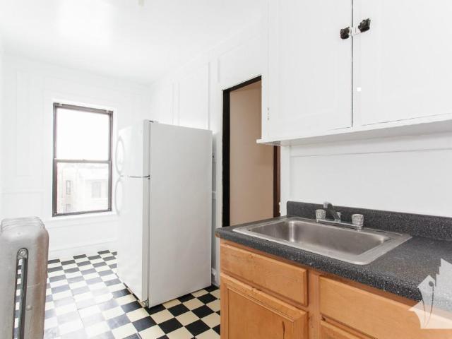 1 BR, 1 BA Apartment 2706 North Spaulding Avenue, Chicago, IL 60647