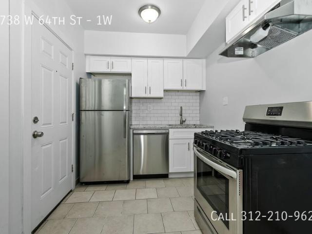 1 BR, 1 BA Apartment 2738 W 64th St, Chicago, IL 60629