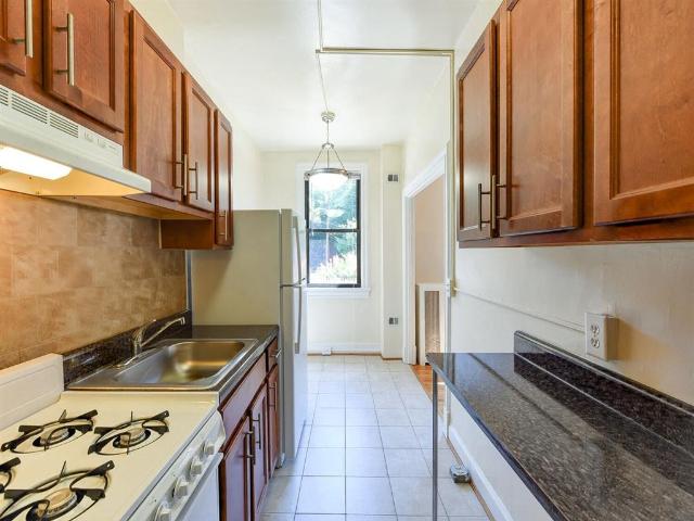 1 BR, 1 BA Apartment 2755 Macomb Street Northwest Unit 0204, Washington, DC 20008