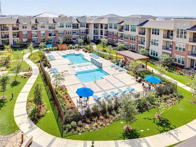 1 BR, 1 BA Apartment 2755 W Interstate 20 Unit B B302, Grand Prairie, TX 75052