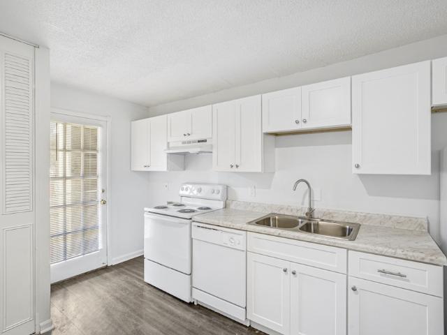 1 BR, 1 BA Apartment 2774 S Mendenhall Rd Unit 2774 2774 2B, Memphis, TN 38115