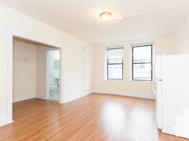 1 BR, 1 BA Apartment 2779 North Milwaukee Avenue, Chicago, IL 60647
