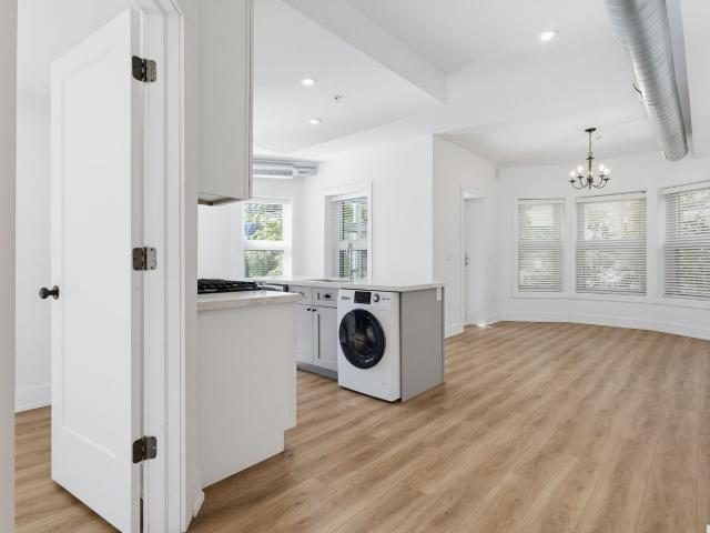 1 BR, 1 BA Apartment 27 Bold Street, Hamilton, ON L8P1T3