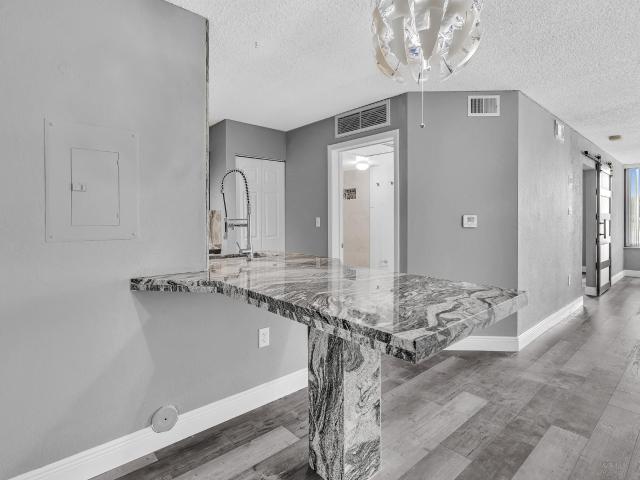 1 BR, 1 BA Apartment 2820 N Oakland Forest Dr, Fort Lauderdale, FL 33309