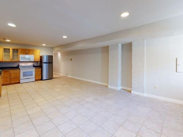 1 BR, 1 BA Apartment 2825 13th St NW 2825 13th St NW, Washington, DC 20009