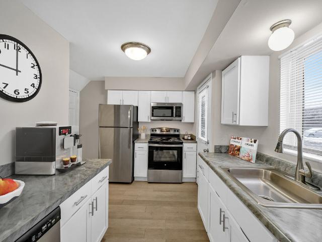 1 BR, 1 BA Apartment 2860 Charter Boulevard Unit 27568107, Troy, MI 48083