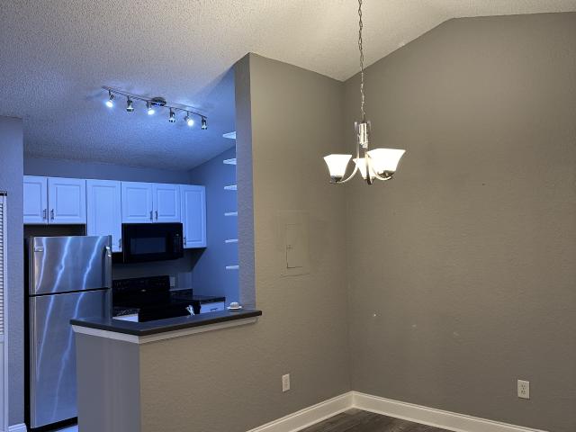 1 BR, 1 BA Apartment 2871 N Oakland Forest Dr, Oakland Park, FL 33309