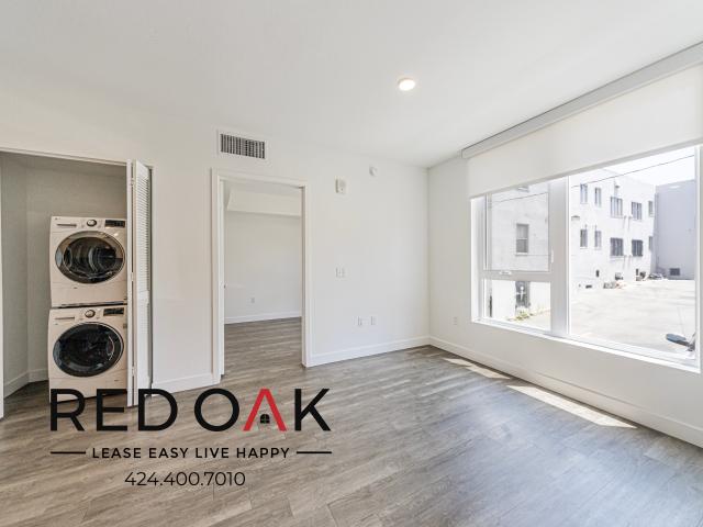 1 BR, 1 BA Apartment 2880 James M Wood Blvd, Los Angeles, CA 90006