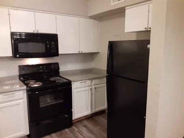 1 BR, 1 BA Apartment 2901 Travis Ave Unit 30, Fort Worth, TX 76110