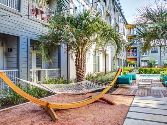 1 BR, 1 BA Apartment 2903 Manor Road, Austin, TX 78722