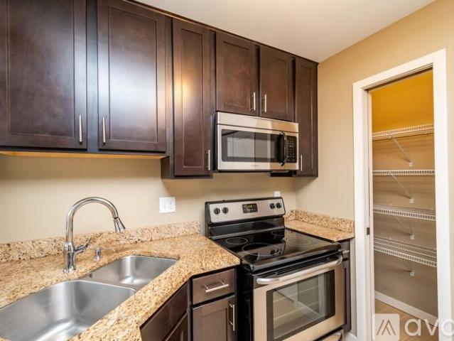 1 BR, 1 BA Apartment 203 6th St, Unit 8, Coralville, IA 52241