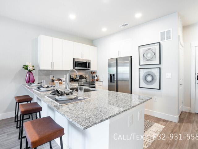 1 BR, 1 BA Apartment 2000 N St Charles St, Houston, TX 77003