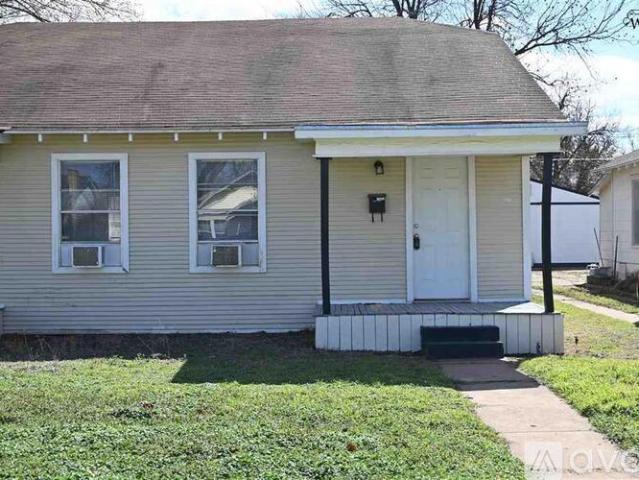 1 BR, 1 BA Apartment 2003 Wilson Ave, Unit 1/2, Wichita Falls, TX 76301