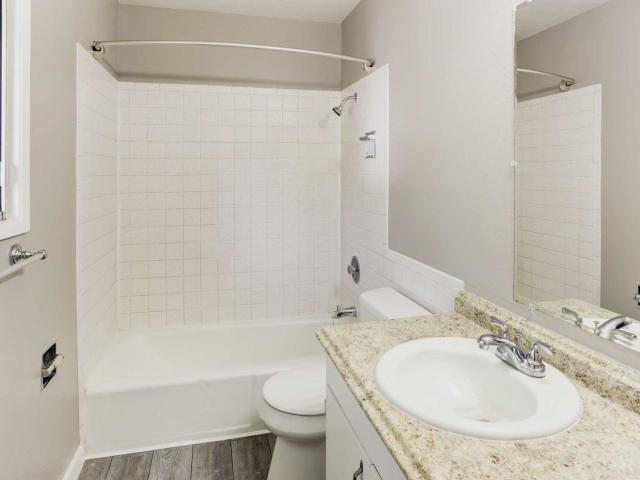 1 BR, 1 BA Apartment 2008 E Fourth Plain Blvd Unit 6, Vancouver, WA 98661