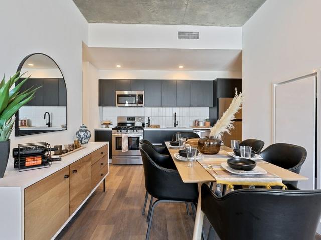 1 BR, 1 BA Apartment 200 W Monroe St Unit 1512, Phoenix, AZ 85003