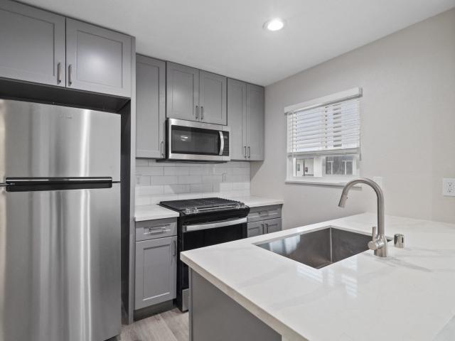 1 BR, 1 BA Apartment 2013 Charle Street Unit 2011G, Costa Mesa, CA 92627