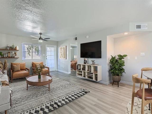 1 BR, 1 BA Apartment 2015 W Cactus Road Unit 223, Phoenix, AZ 85029