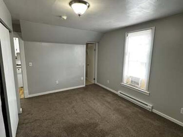 1 BR, 1 BA Apartment 2018 N Cincinnati St, Unit Unit Whole Upper Unit, Spokane, WA 99207