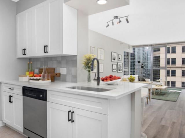 1 BR, 1 BA Apartment 201 W Lake St, Unit 2406, Chicago, IL 60606