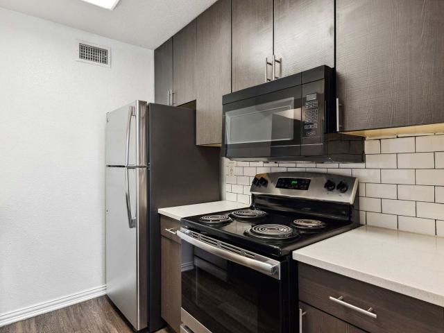 1 BR, 1 BA Apartment 201 Coronado Dr Unit 213 104, Denton, TX 76209