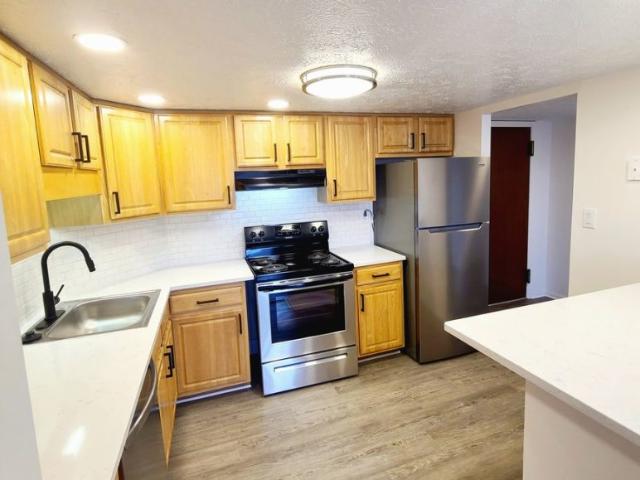 1 BR, 1 BA Apartment 20201 Lorain Rd Unit 715, Cleveland, OH 44126
