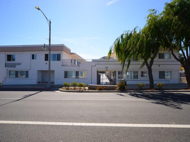 1 BR, 1 BA Apartment 2020 Artesia Boulevard Unit 09, Redondo Beach, CA 90278