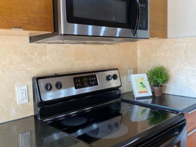 1 BR, 1 BA Apartment 2020 Southwest Salmon Street Unit 103, Portland, OR 97205