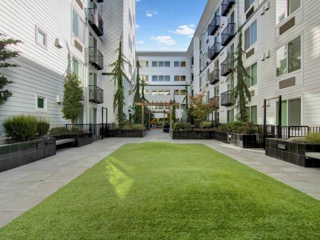 1 BR, 1 BA Apartment 20221 Aurora Avenue North Unit 123, Seattle, WA 98133