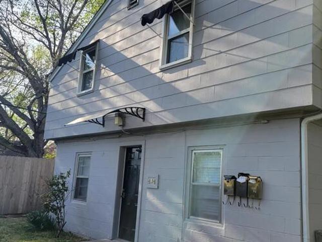 1 BR, 1 BA Apartment 2022 South Hedges Avenue, Unit B, Independence, MO 64052