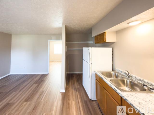 1 BR, 1 BA Apartment 2025 W 4th St, Unit 10, Owensboro, KY 42301