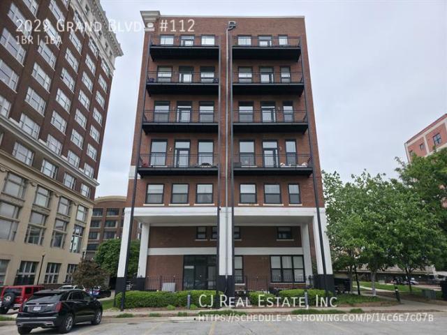 1 BR, 1 BA Apartment 2029 Grand Blvd, Kansas City, MO 64108