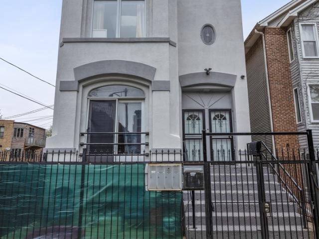 1 BR, 1 BA Apartment 2042 West Crystal St, Chicago, IL 60622