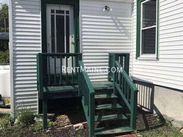 1 BR, 1 BA Apartment 204 Maple St. Apt, Bangor, ME 04401