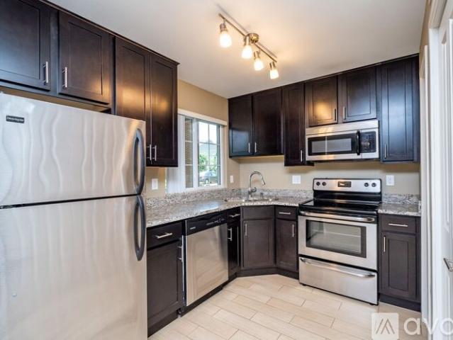 1 BR, 1 BA Apartment 205 6th St, Unit 1, Coralville, IA 52241