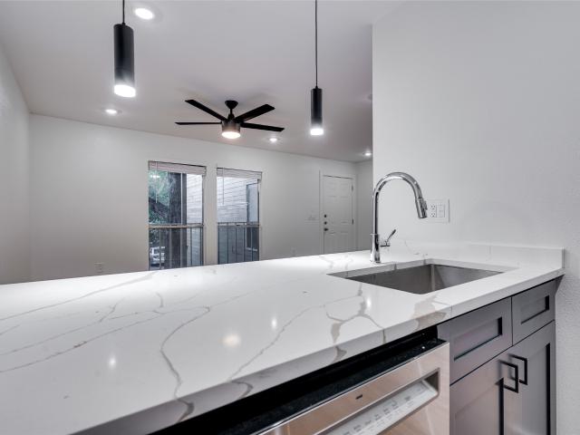 1 BR, 1 BA Apartment 205 East 45th Street, Austin, TX 78701