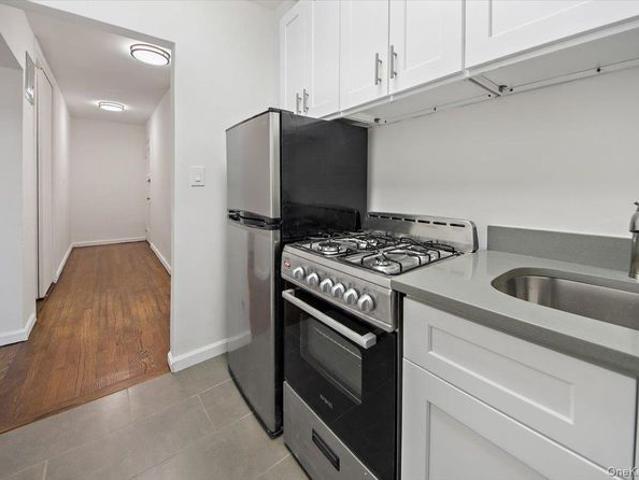 1 BR, 1 BA Apartment 2081 Cruger Ave, BRONX, NY 10462