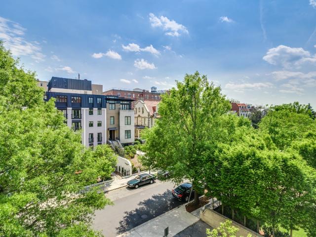 1 BR, 1 BA Apartment 2100 Connecticut Avenue, NW Unit 301, Washington, DC 20008
