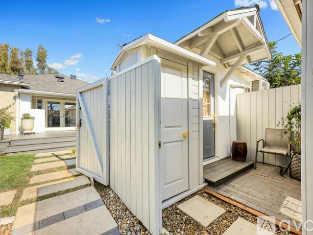1 BR, 1 BA Apartment 2100 Rose Villa Street, Pasadena, CA 91107