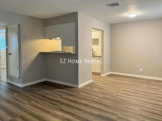 1 BR, 1 BA Apartment 2101 6th Avenue North 8, Texas City, TX 77590