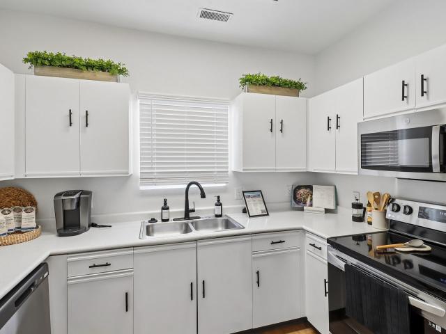 1 BR, 1 BA Apartment 210 South Prairie View Drive Unit 638, West Des Moines, IA 50266