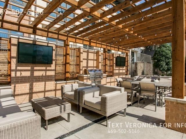 1 BR, 1 BA Apartment 2110 Peak St, Dallas, TX 75204