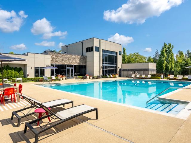 1 BR, 1 BA Apartment 2134 South Goebbert Road Unit 07102, Arlington Heights, IL 60005