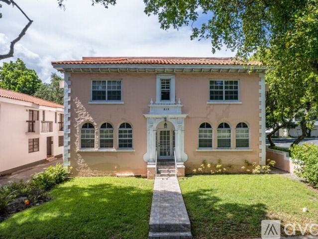 1 BR, 1 BA Apartment 215 Calabria Ave, Unit 6, Coral Gables, FL 33134