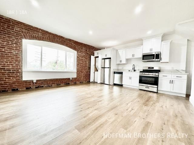 1 BR, 1 BA Apartment 2165 W. Washington Blvd, Los Angeles, CA 90018